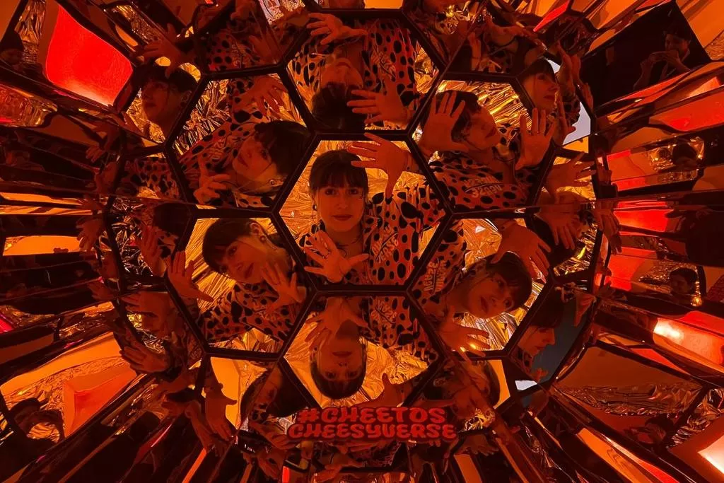 Explora el alucinante mundo de Chester Cheetos en el Cheesyverse de la ...